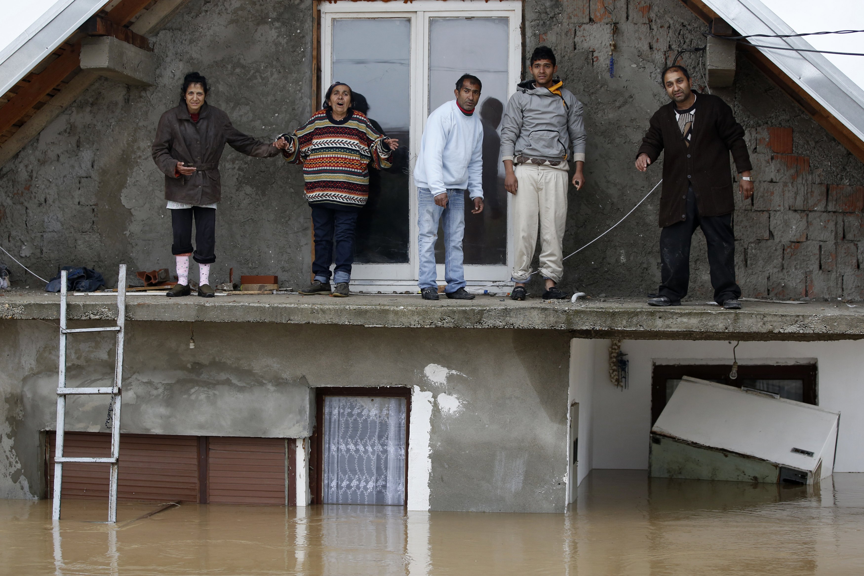 Inundaciones Sin Precedentes En Los Balcanes Dejan Al Menos 25 Muertos Rt