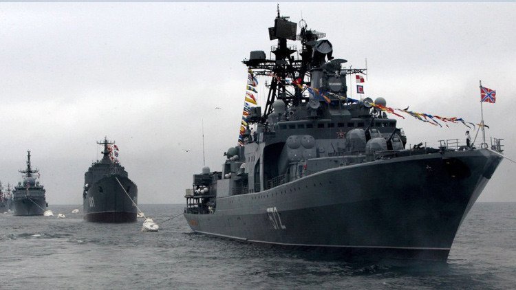 Comandante de la Armada Rusa: "Hay más de 50 buques y submarinos rusos ...