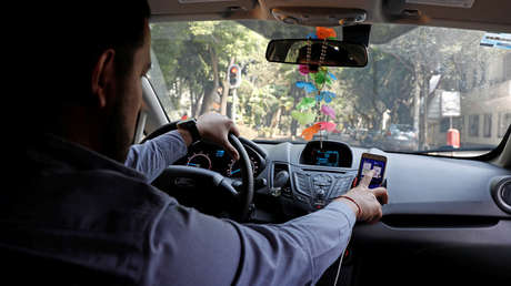 FOTO: Un conductor de Uber ofrece a sus pasajeros un 'menú de viajes' y ...