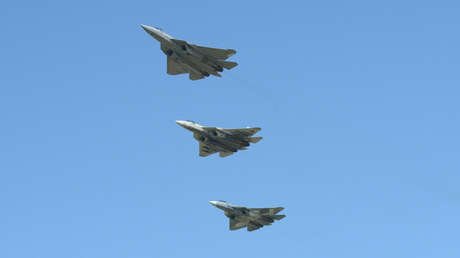 VIDEO: Así se ensambla el primer caza furtivo ruso Su-57 que se produce ...