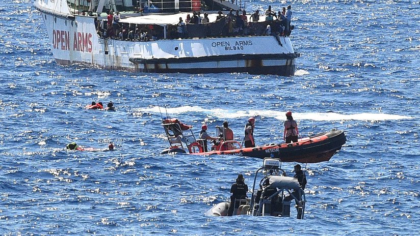VIDEO: Al menos nueve inmigrantes del barco de rescate Open Arms se ...