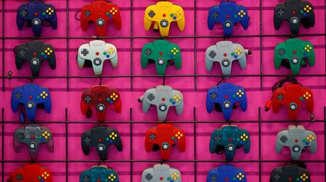 FOTOS: Así era el prototipo del primer control de la Nintendo 64 - RT