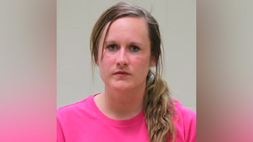 Pareja de EE.UU. pierde la custodia de sus 4 hijos tras mentirle una ...