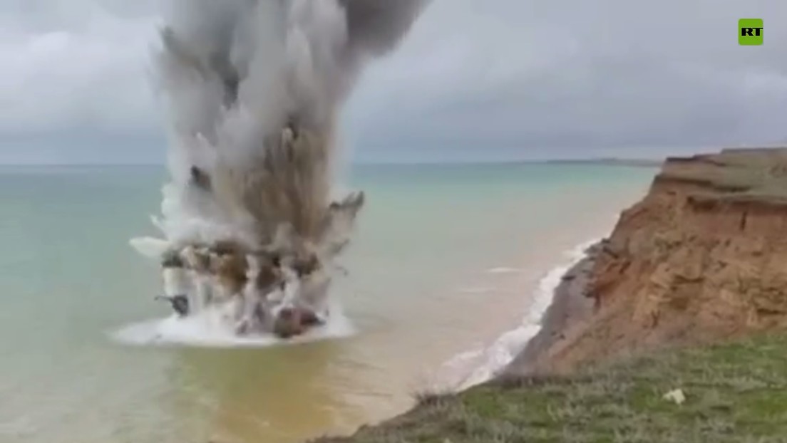 "¡Fuego!": Explotan en el mar Negro una bomba de la Segunda Guerra ...