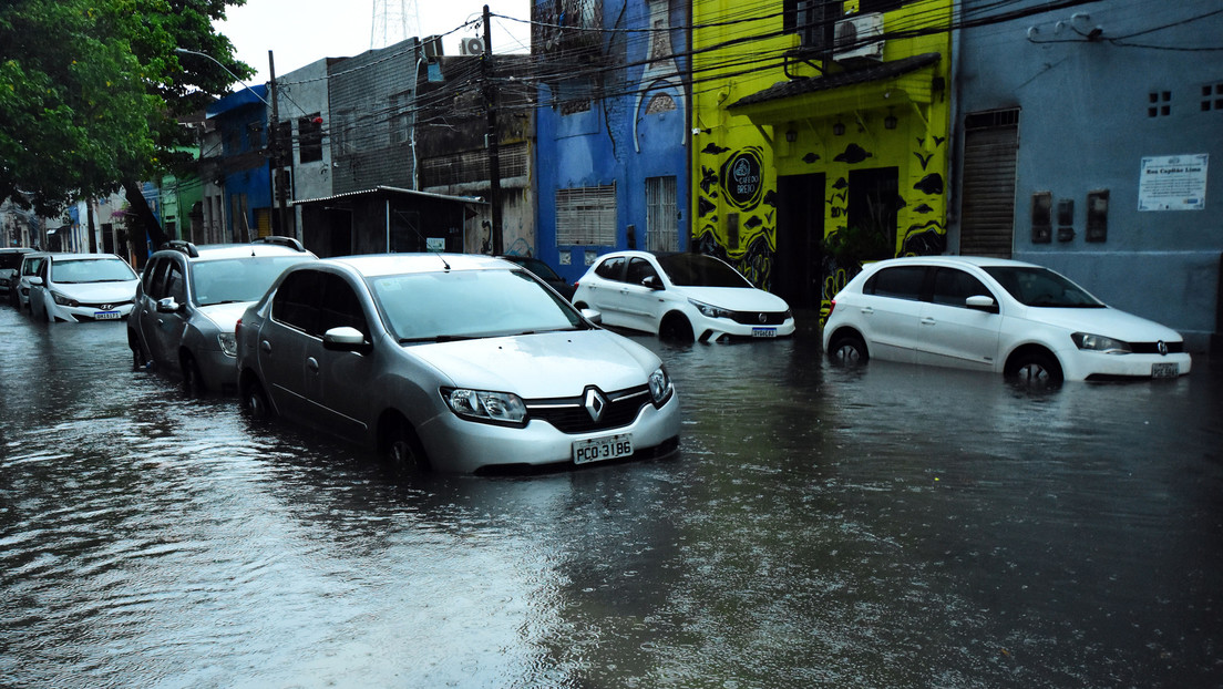 Videos Decenas De Muertos Por Las Fuertes Lluvias En Brasil Rt