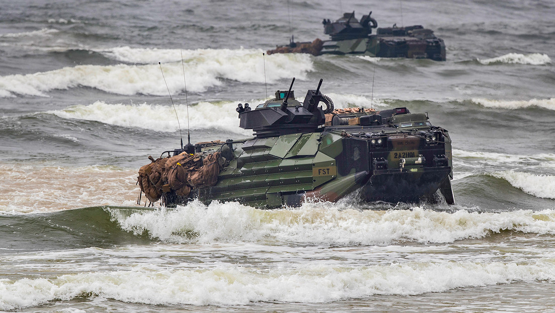 Marines de EE.UU. suspenden ejercicios en oleaje tras volcarse un ...