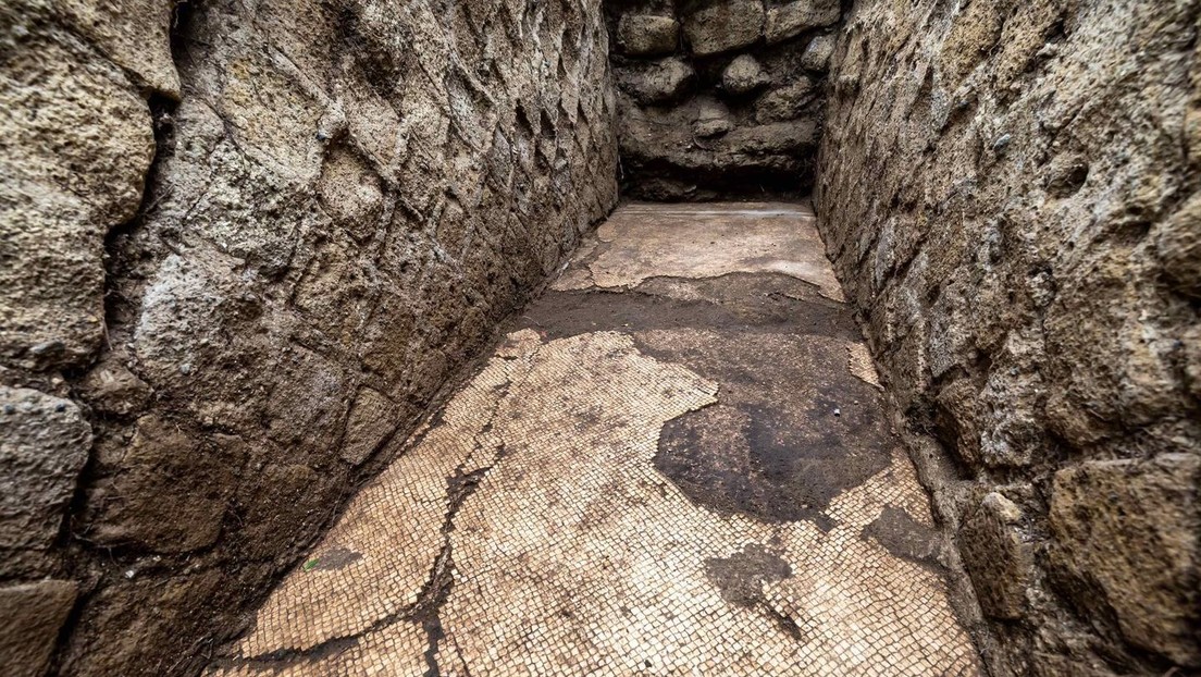 Descubren un piso de mosaico de tiempos del Imperio Romano que estuvo ...