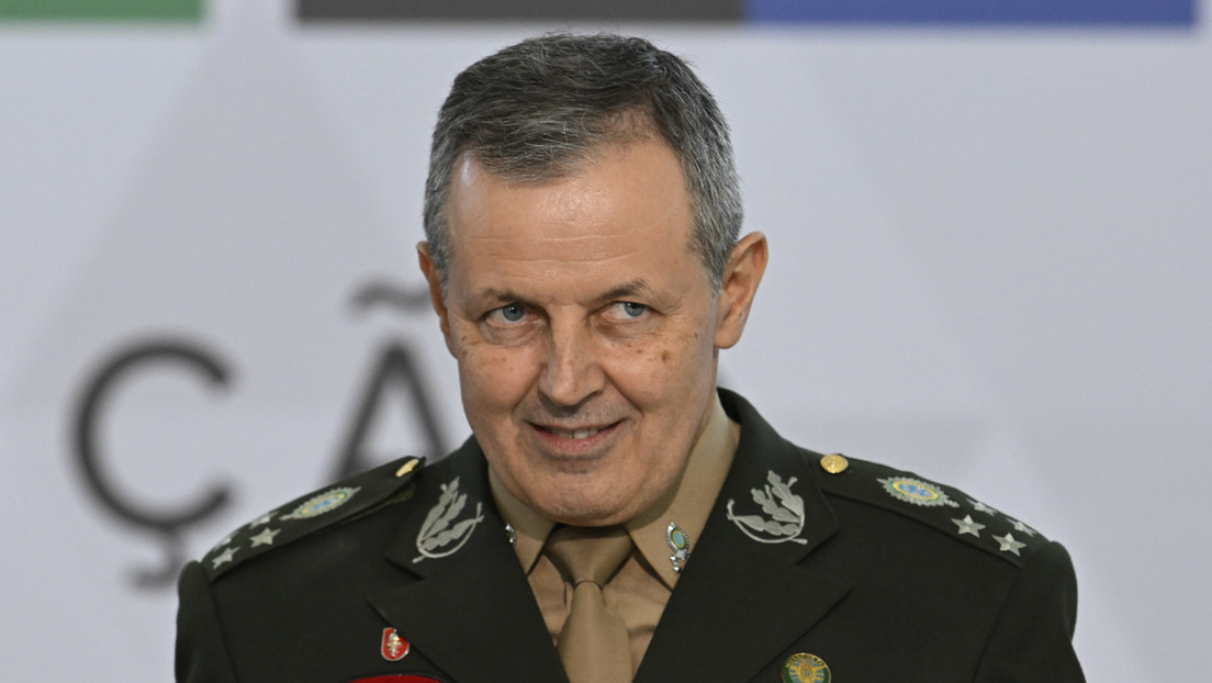 Comandante del Ejército de Brasil dice que la institución es "apolítica ...