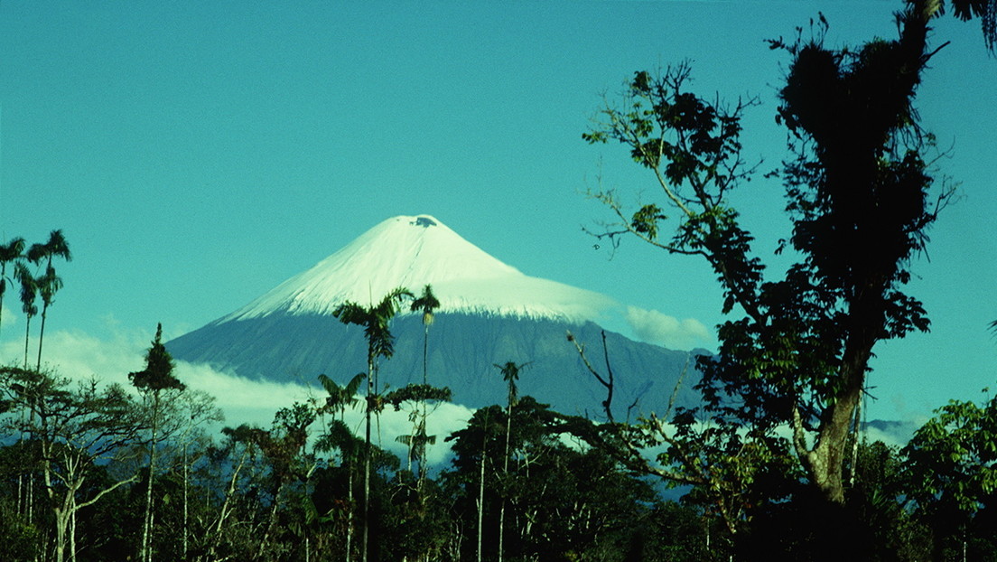 Caen cenizas del volcán Sangay sobre cuatro provincias de Ecuador - RT