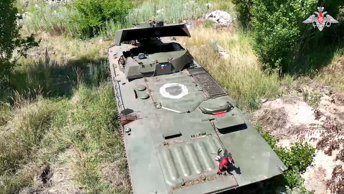 VIDEO: Lanzacohetes desminador autopropulsado ruso se abre paso a ...