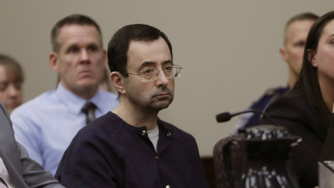 Apuñalan En Prisión A Larry Nassar El Médico Que Abusó De Centenares