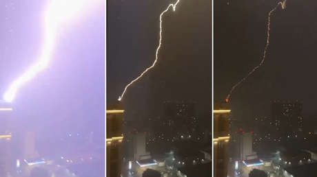 VIDEO: Poderoso rayo golpea un edificio en una ciudad rusa - RT