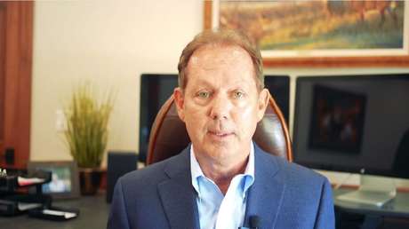 VIDEO: Agreden y escupen en público a un alcalde en EE.UU. - RT