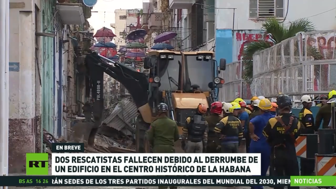 Dos rescatistas fallecen debido al derrumbe de un edificio en el centro histórico de La Habana - RT