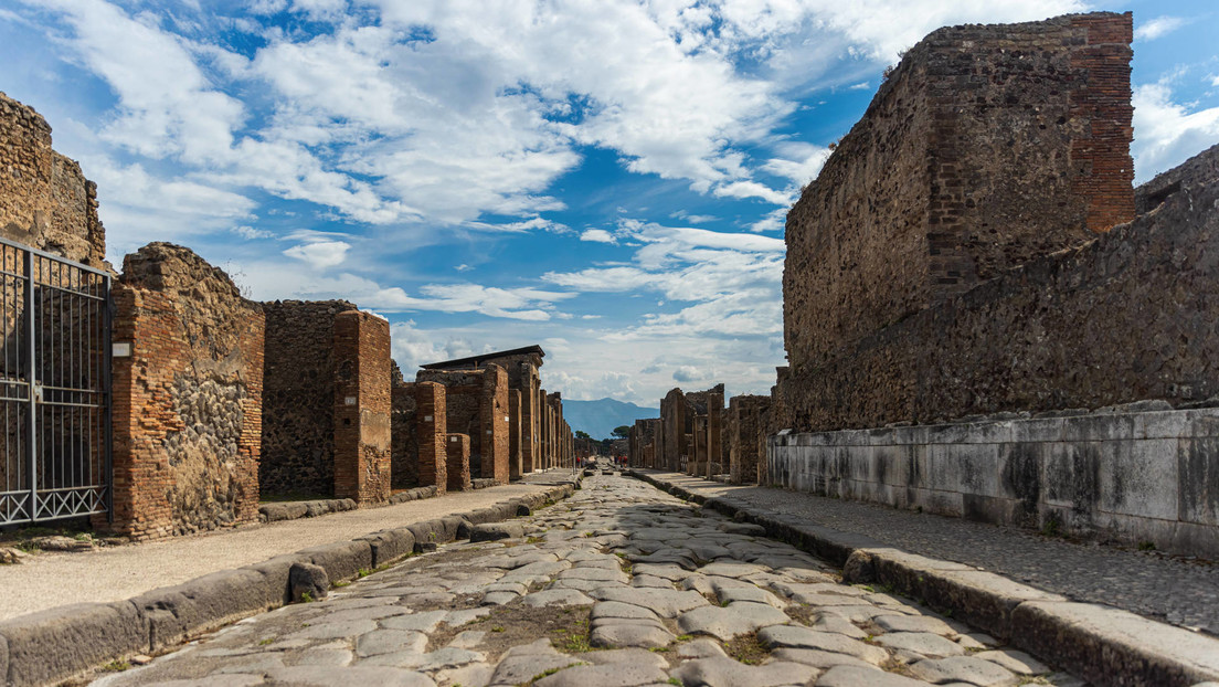 Hallan en Pompeya un "hermoso" fresco con personajes mitológicos ...