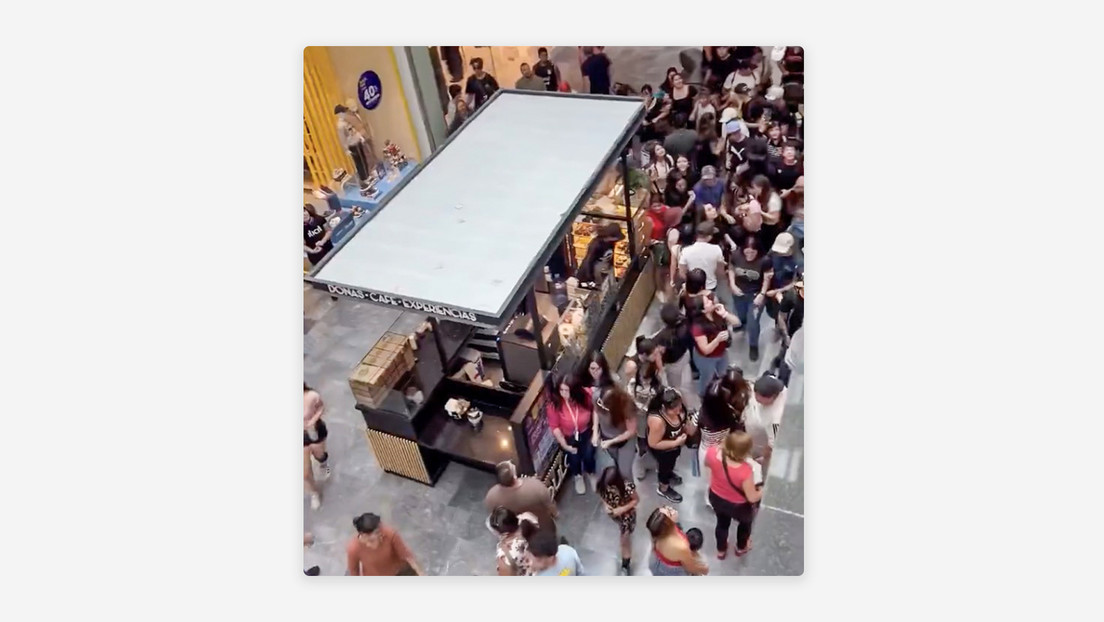 VIDEO: 'Influencers' lanzan una lluvia de billetes en centro comercial ...