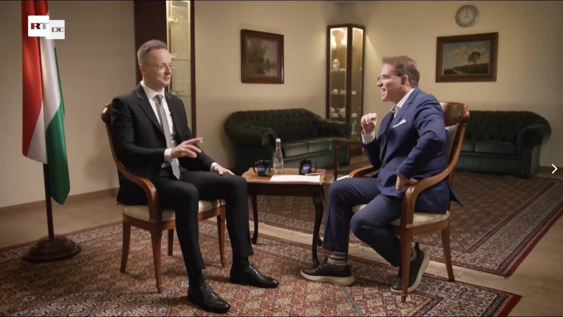 Exklusiv: Ungarns Außenminister Péter Szijjártó im Interview mit Rick ...