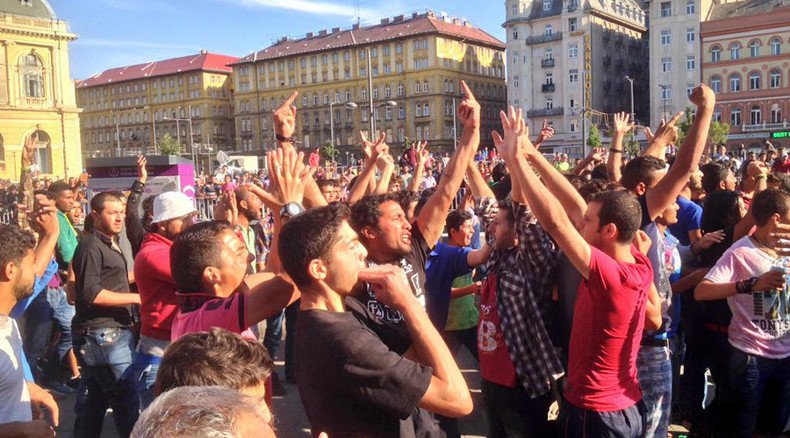 Clashes erupt between refugees, football hooligans in Budapest (VIDEO ...