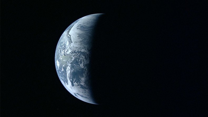 Breathtaking HD timelapse shows rare ‘Earthset’ as seen from moon ...