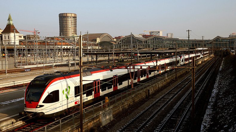 Episode 1033 — RT Keiser Report