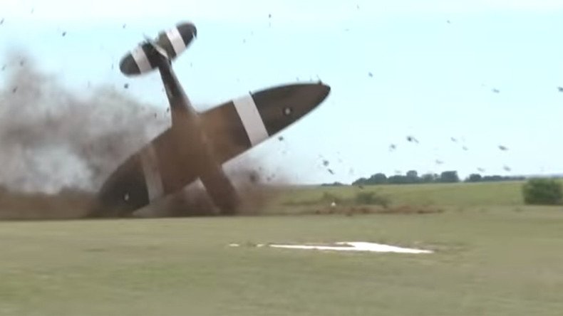 Spitfire crash fires debris into airshow crowd (VIDEOS) — RT Viral