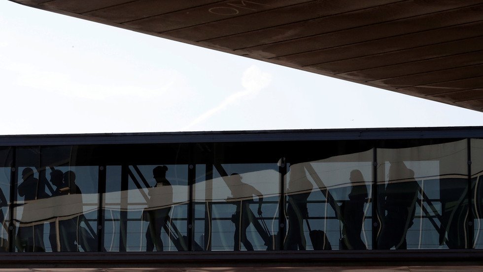 6 people injured after jet bridge partially collapses at Baltimore ...