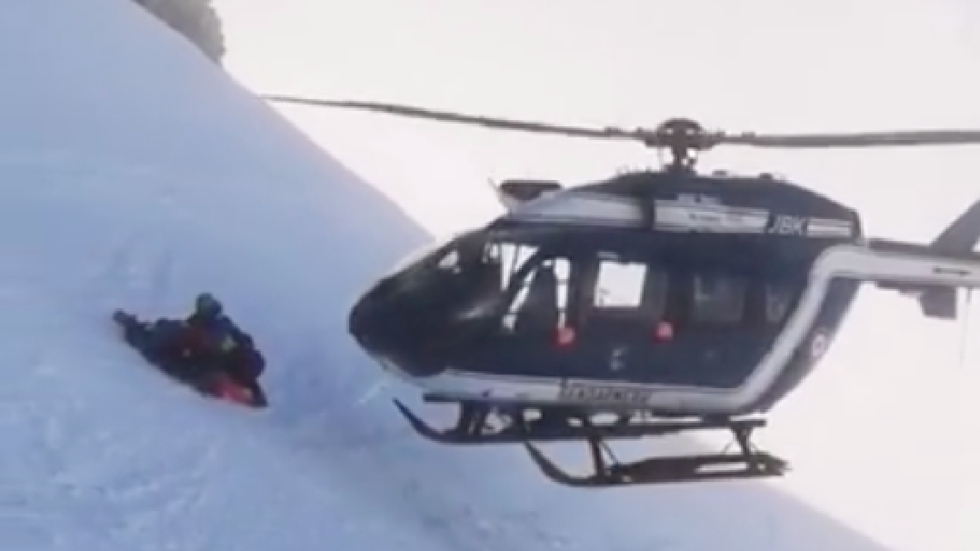 Pilot shows off nerves of steel with incredible close-call Alpine ...