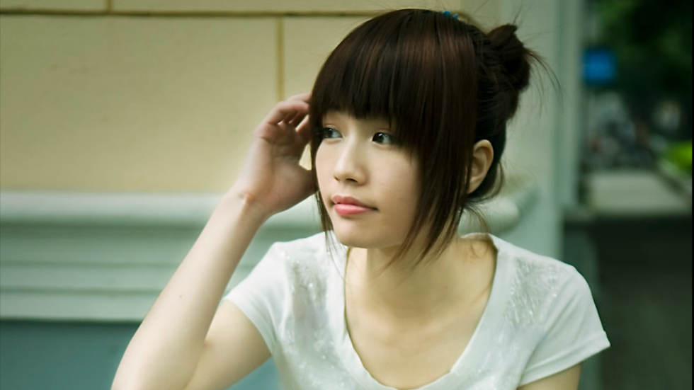 Selective hearing? Woman is deaf, but only when it comes to men’s ...