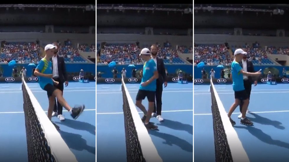 Ball boy steals show at Australian Open with ‘Michael Jackson-style ...