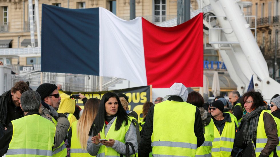 Yellow Vests group gears up for European elections, gets under fire ...