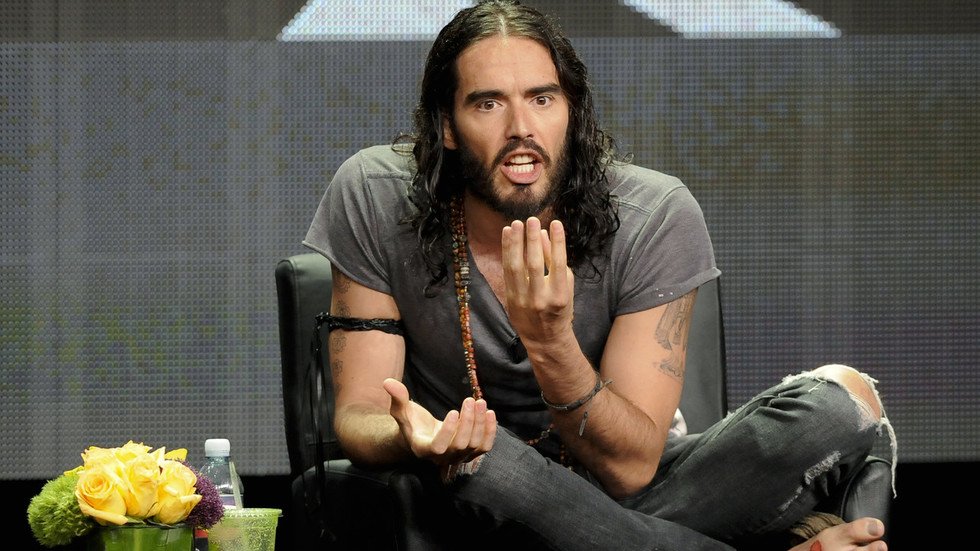 Ban tickling kids, punch offenders in the face, says Russell Brand — RT ...
