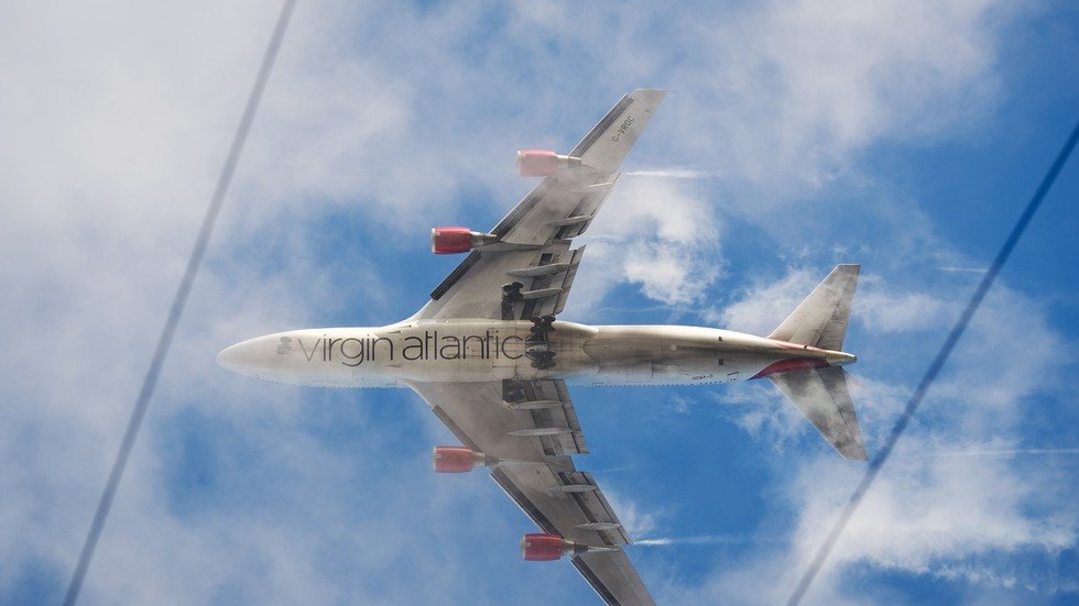 Faster than SOUND? Passenger plane nearly breaks milestone barrier ...