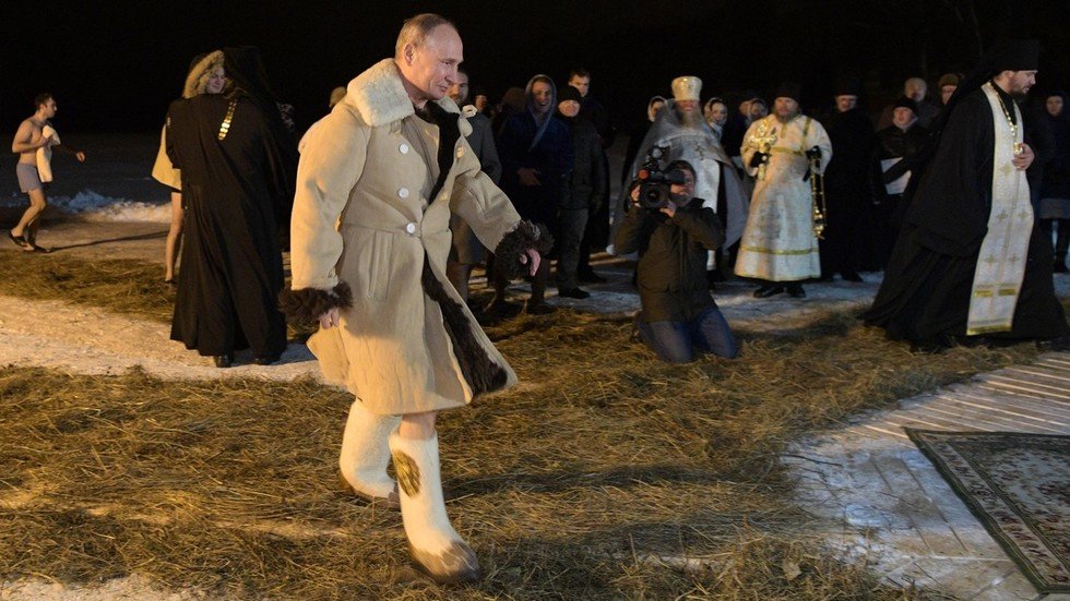 Ultima ratio: Photo of Putin helped Russian boot-maker score Guinness ...