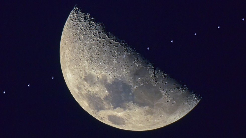 Rare moment ISS passes in front of moon captured in STUNNING PHOTO — RT ...