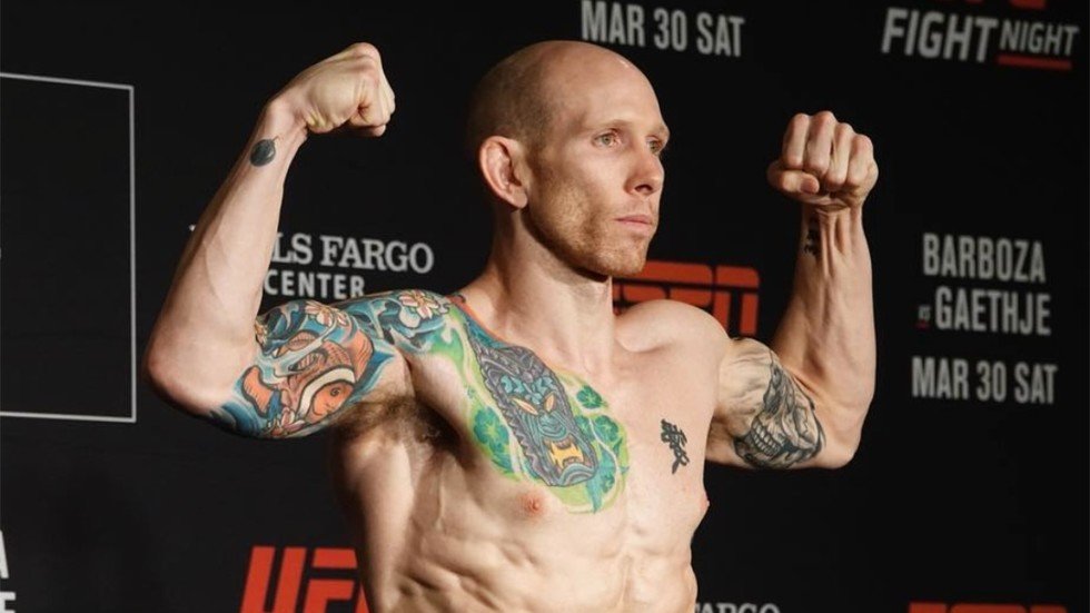 Philly special: Josh Emmett delivers HUGE one-punch knockout at UFC ...