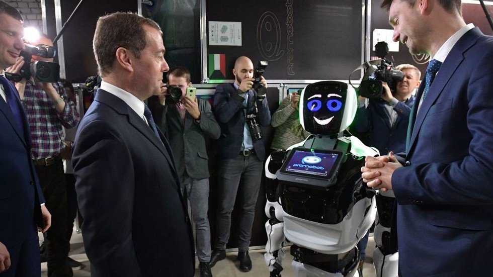 Friends reunited: Russian bot recognises PM Medvedev after almost four ...