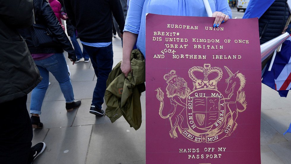 Britain issues post-Brexit passports… before actually leaving the EU ...