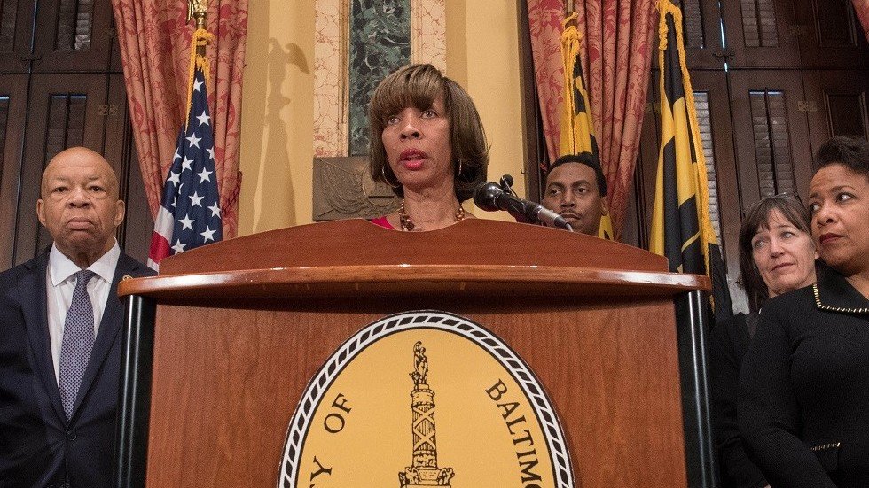 Baltimore mayor resigns amid corruption investigation — RT Newsline