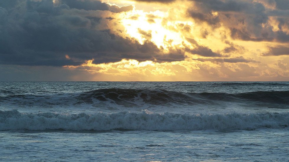 Russian men use shovel as paddle to miraculously survive in Pacific ...
