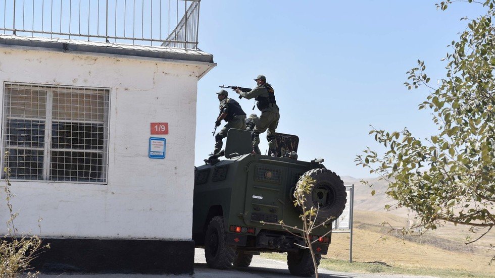 Dozens killed as knife-wielding ‘ISIS convicts’ take hostages, start ...
