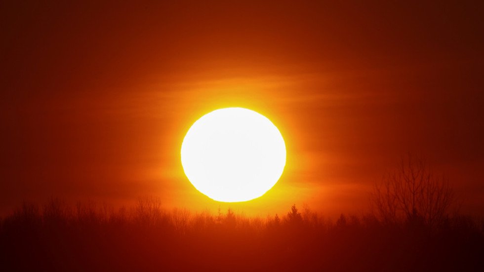 Mexicans left without shadows thanks to peculiar solar phenomenon ...