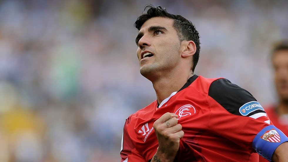 Tributes pour in to football star Reyes after news of car crash death ...