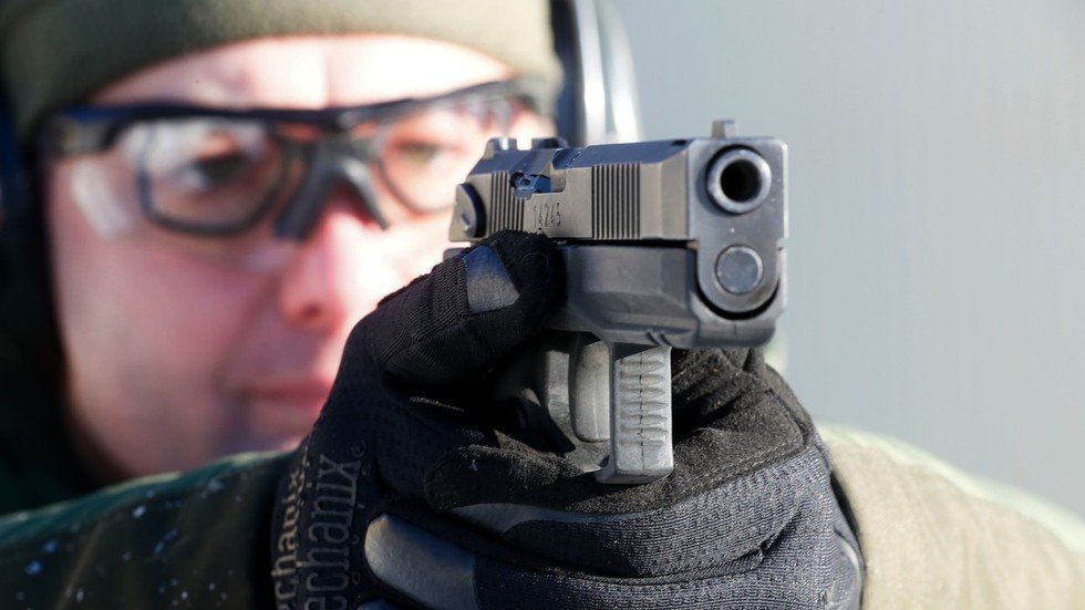 Russian military gets first batch of futuristic Udav handguns — RT ...