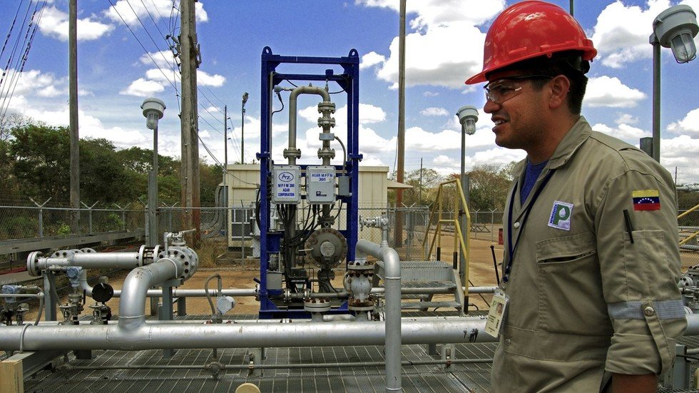 Venezuela’s oil production set for another drop — RT Business News