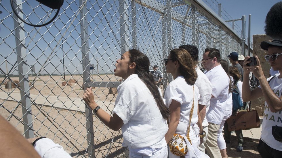 AOC was actually facing an empty parking lot during emotional border ...