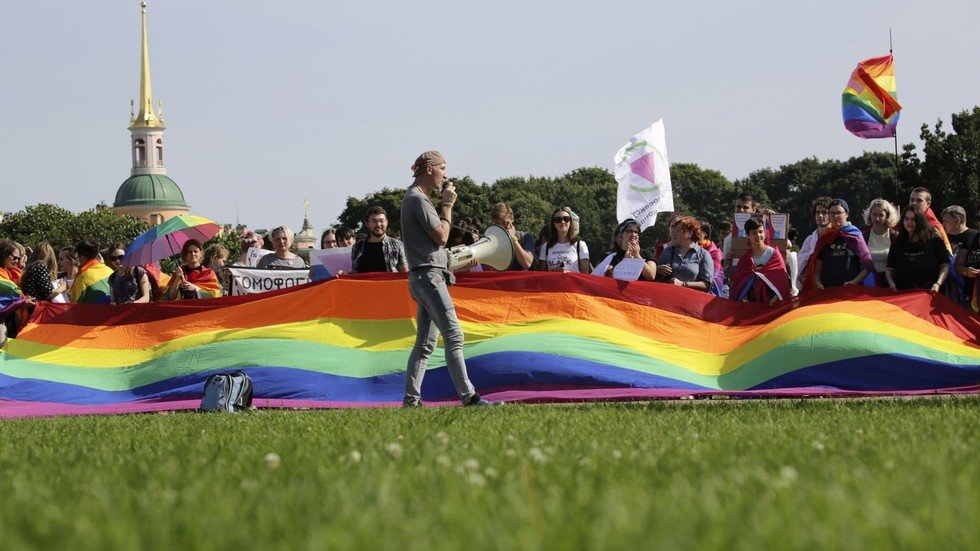 '6 or 5 genders… no idea what that even is': Putin says LGBT should not ...