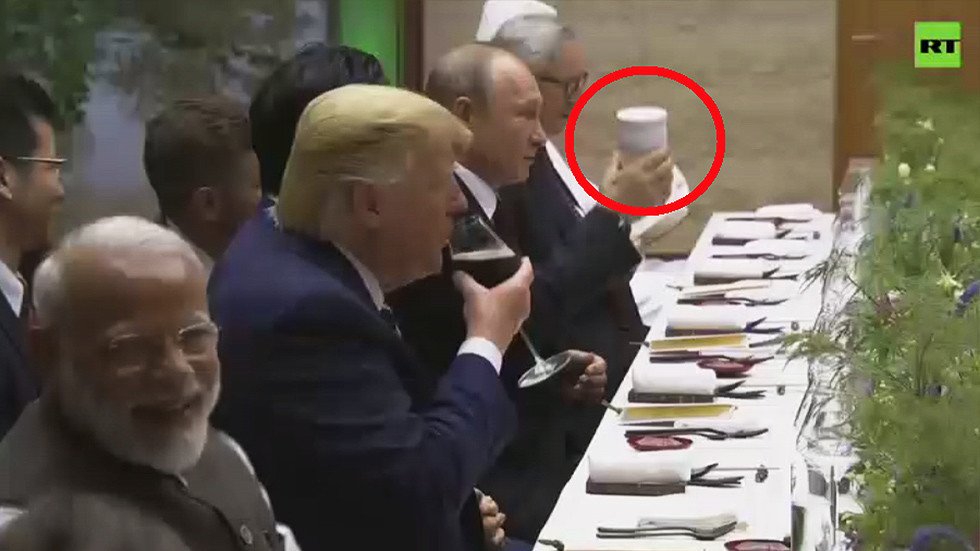 Tea time? Putin brings his own cup to G20 summit & now everyone in ...