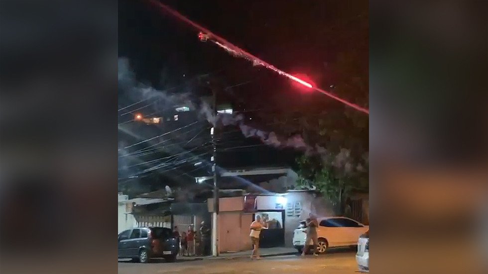 Quadcopter + fireworks = DIY drone strike? (viral VIDEO) — RT World News