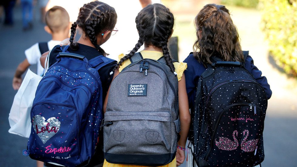 Parents shocked as UK schools teach 6-10yo kids to touch their ‘private ...