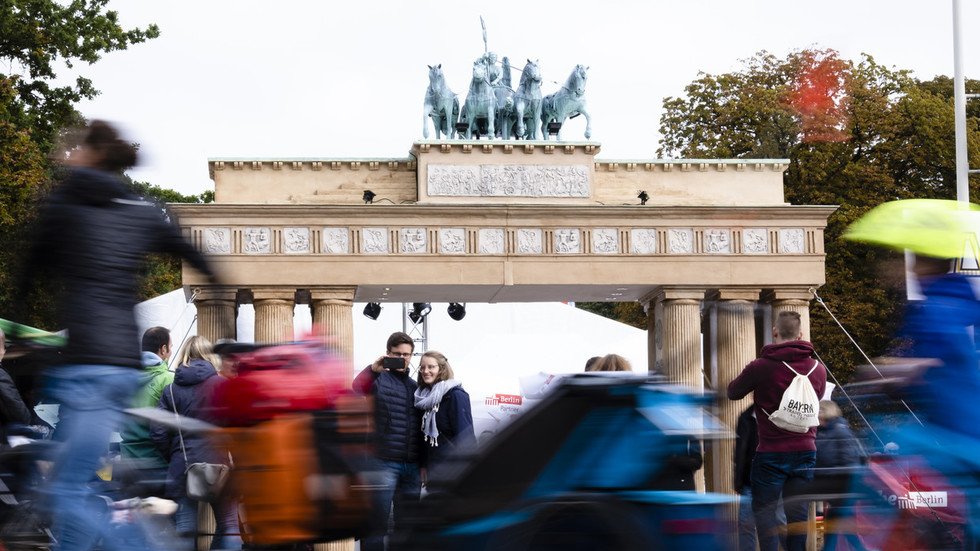 30yrs & billions of euros later: Germany marks Fall of the Wall, but ...